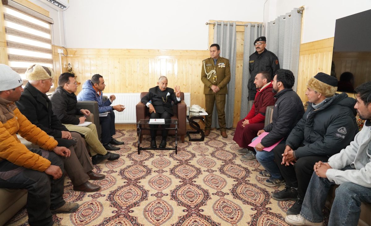 Delegations from Skyu-Markha, Darchik-Garkone call on LG Mishra - Indus ...