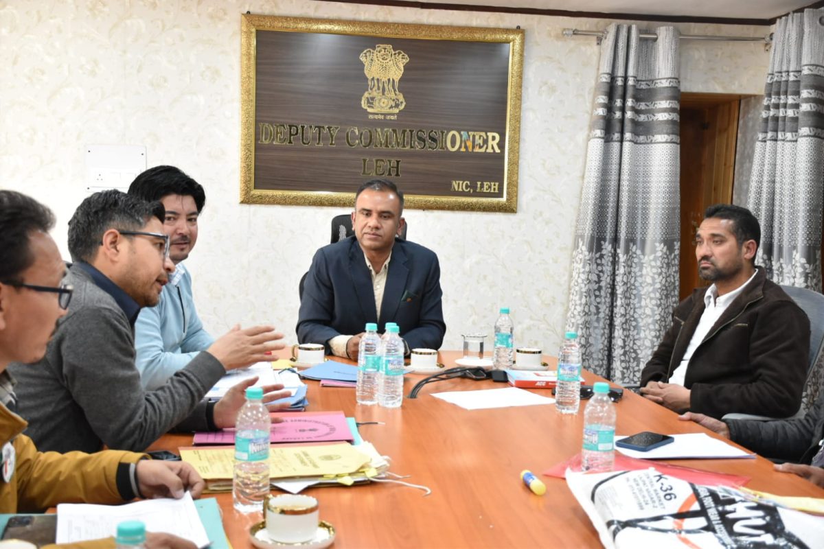 Expenditure Observer inspects Expenditure Register of LS contesting ...